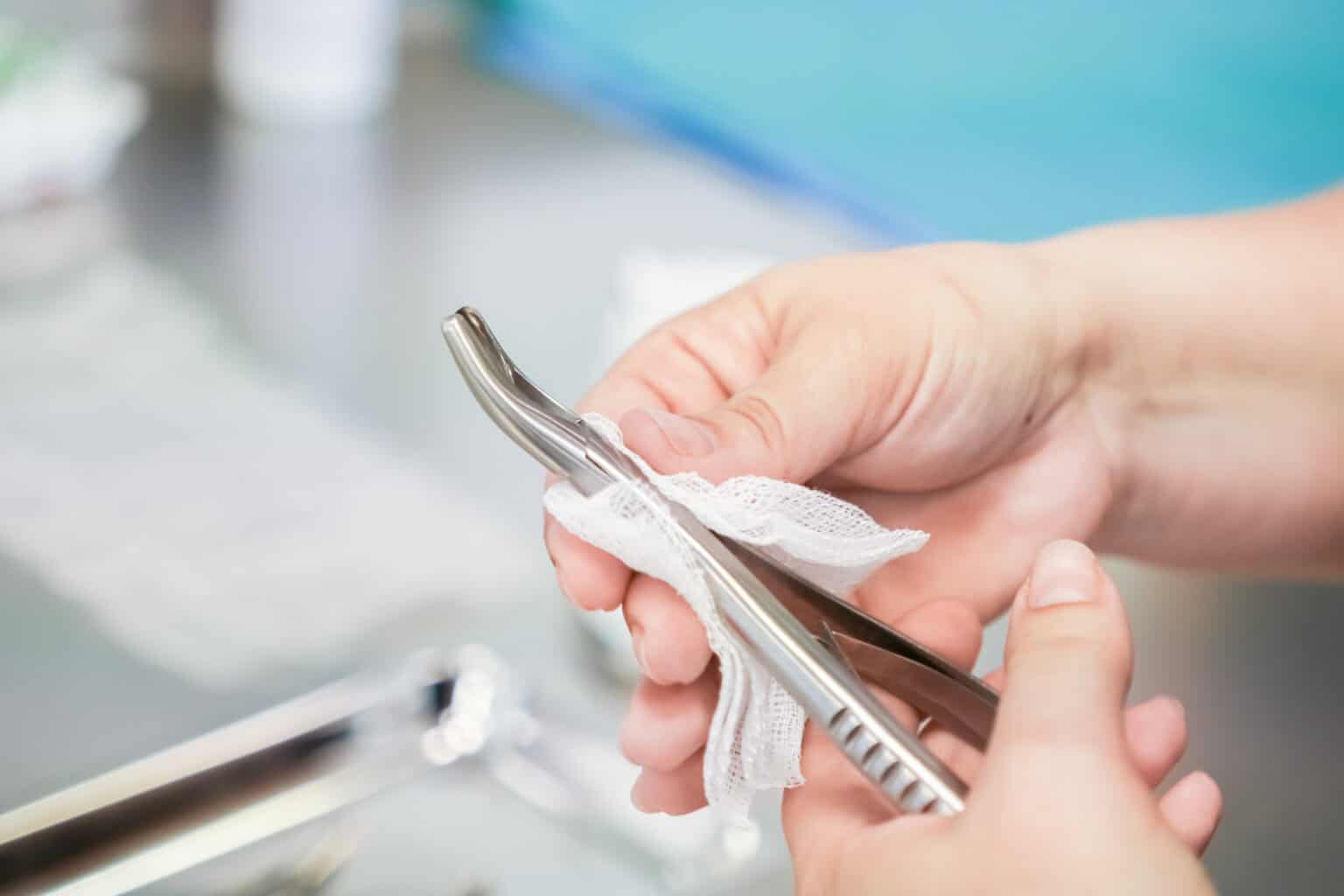 The Most Common Sources of Contamination in Cleanrooms - VibraClean