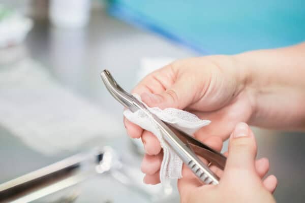 The Most Common Sources of Contamination in Cleanrooms - VibraClean